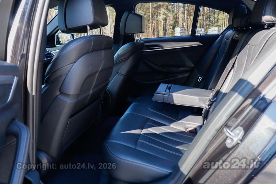 Pelēks BMW 5 Series 2020 Tallina, ar dzinēja tilpumu 2.00 L un nobraukumu 240 tūkst. km par 21900 €, foto 12 vietnē AUTOMOTO.COM.LV