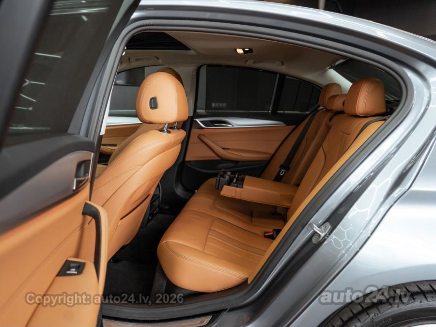 Pelēks BMW 5 Series 2020 Tallina, ar dzinēja tilpumu 2.00 L un nobraukumu 192 tūkst. km par 25990 €, foto 13 vietnē AUTOMOTO.COM.LV