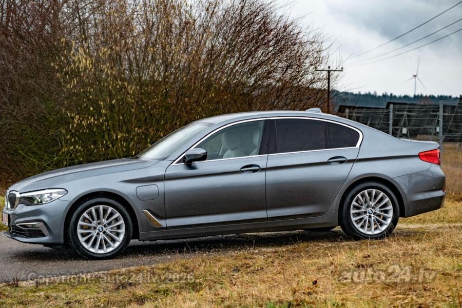 Pelēks BMW 5 Series 2020 Tallina, ar dzinēja tilpumu 2.00 L un nobraukumu 96 tūkst. km par 28000 €, foto 1 vietnē AUTOMOTO.COM.LV