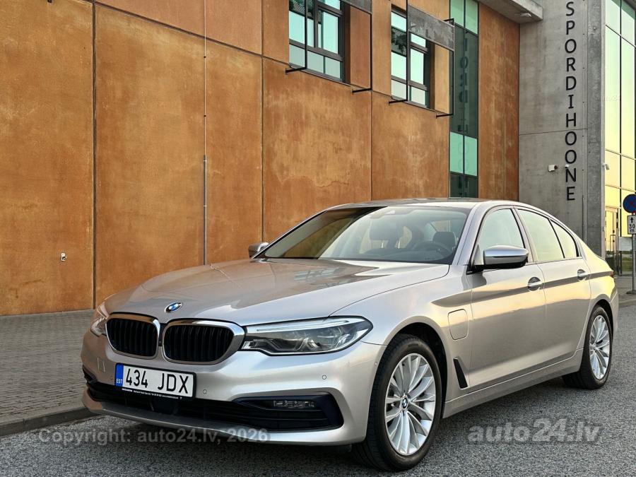 Pelēks BMW 5 Series 2020 Tallina, ar dzinēja tilpumu 2.00 L un nobraukumu 160 tūkst. km par 21900 €, foto 1 vietnē AUTOMOTO.COM.LV