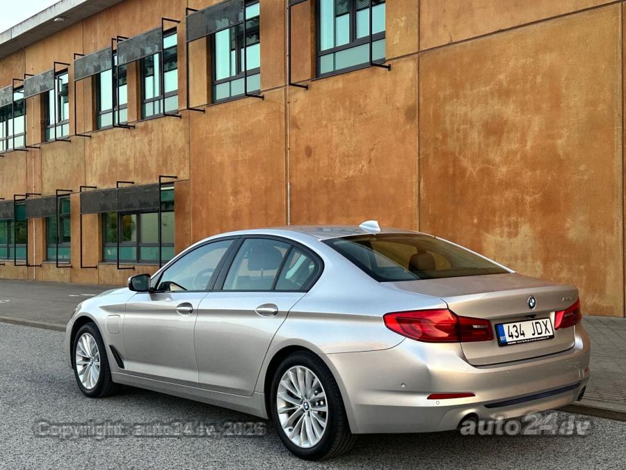 Pelēks BMW 5 Series 2020 Tallina, ar dzinēja tilpumu 2.00 L un nobraukumu 160 tūkst. km par 21300 €, foto 5 vietnē AUTOMOTO.COM.LV