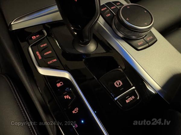 Pelēks BMW 5 Series 2021 Tallina, ar dzinēja tilpumu 2.00 L un nobraukumu 95 tūkst. km par 31900 €, foto 11 vietnē AUTOMOTO.COM.LV