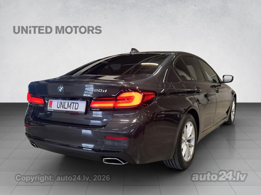 Pelēks BMW 5 Series 2021 Tallina, ar dzinēja tilpumu 2.00 L un nobraukumu 158 tūkst. km par 25500 €, foto 3 vietnē AUTOMOTO.COM.LV