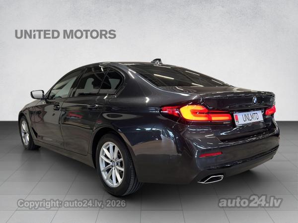 BMW 5 Series 2021 Tallina vietnē Pelēks BMW 5 Series 2021 Tallina, ar dzinēja tilpumu 2.00 L un nobraukumu 158 tūkst. km par 25500 €, foto 5 vietnē AUTOMOTO.COM.LV