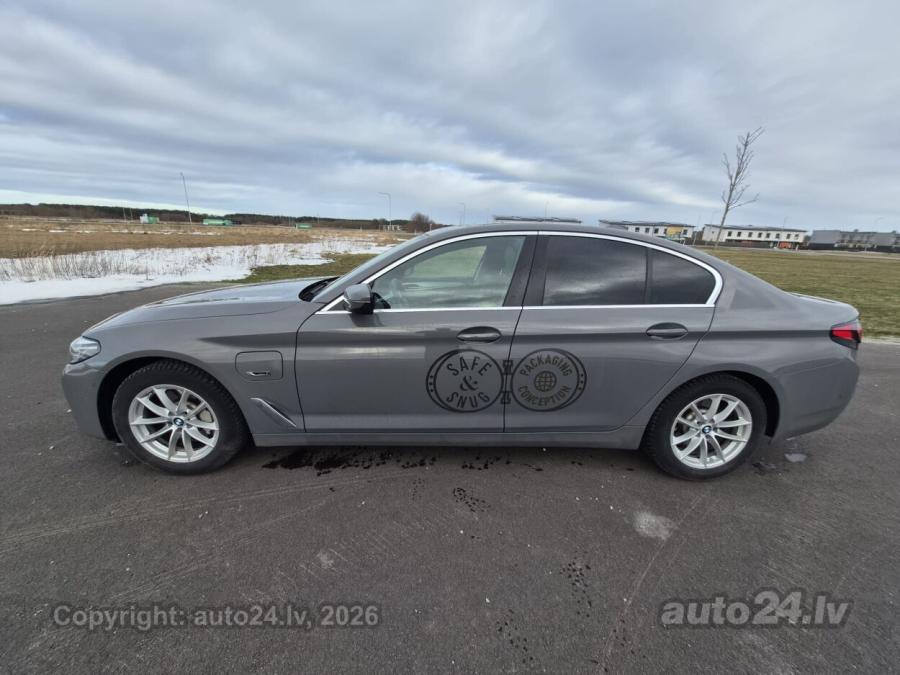 Grey BMW 5 Series 2022 in Tallinn, with an engine capacity of 2.00 L and mileage of 85 thousand km for 39500 €, photo 4 on AUTOMOTO.COM.LV