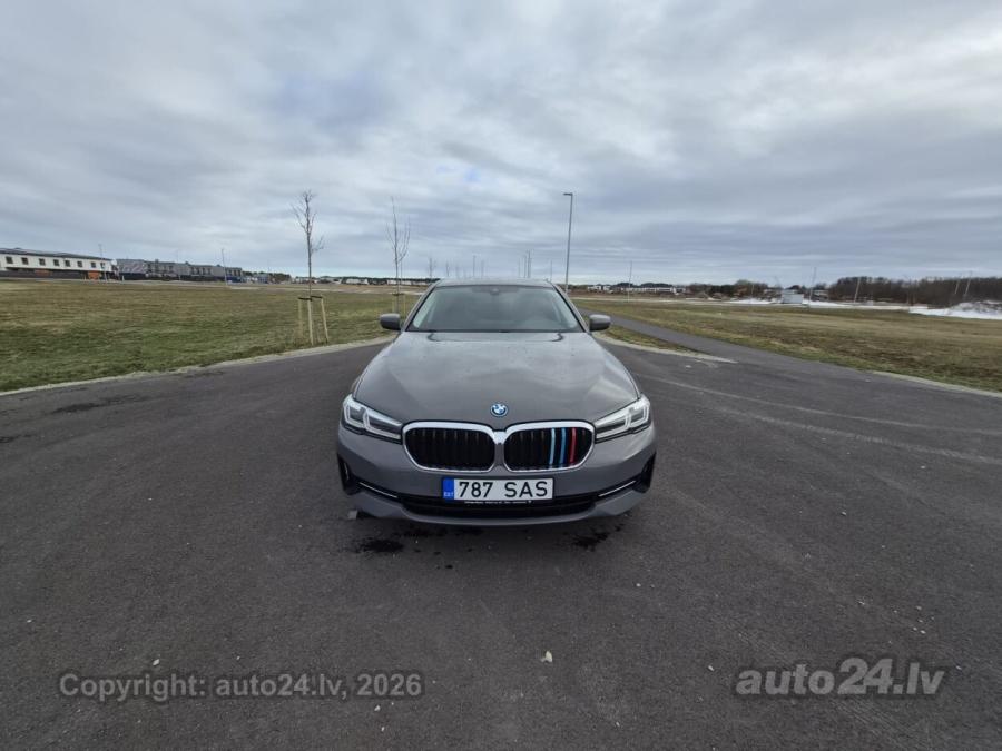 Grey BMW 5 Series 2022 in Tallinn, with an engine capacity of 2.00 L and mileage of 85 thousand km for 39500 €, photo 6 on AUTOMOTO.COM.LV