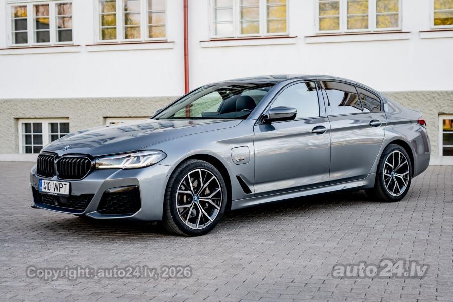 Grey BMW 5 Series 2022 in Tallinn, with an engine capacity of 2.00 L and mileage of 105 thousand km for 34990 €, photo 1 on AUTOMOTO.COM.LV