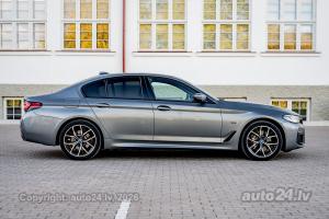 Grey BMW 5 Series 2022 in Tallinn, with an engine capacity of 2.00 L and mileage of 105 thousand km for 34990 €, photo 4 on AUTOMOTO.COM.LV
