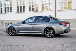 Grey BMW 5 Series 2022 in Tallinn, with an engine capacity of 2.00 L and mileage of 105 thousand km for 34990 €, photo 5 on AUTOMOTO.COM.LV