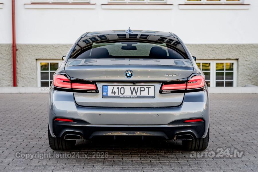 Grey BMW 5 Series 2022 in Tallinn, with an engine capacity of 2.00 L and mileage of 105 thousand km for 34990 €, photo 6 on AUTOMOTO.COM.LV