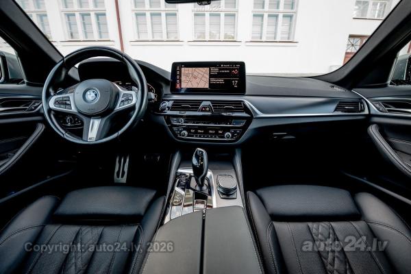 Grey BMW 5 Series 2022 in Tallinn, with an engine capacity of 2.00 L and mileage of 105 thousand km for 34990 €, photo 6 on AUTOMOTO.COM.LV