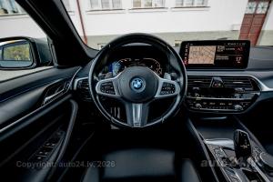 Grey BMW 5 Series 2022 in Tallinn, with an engine capacity of 2.00 L and mileage of 105 thousand km for 34990 €, photo 8 on AUTOMOTO.COM.LV
