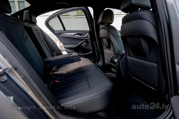 Grey BMW 5 Series 2022 in Tallinn, with an engine capacity of 2.00 L and mileage of 105 thousand km for 34990 €, photo 9 on AUTOMOTO.COM.LV