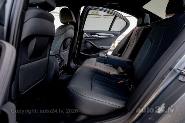 Grey BMW 5 Series 2022 in Tallinn, with an engine capacity of 2.00 L and mileage of 105 thousand km for 34990 €, photo 10 on AUTOMOTO.COM.LV