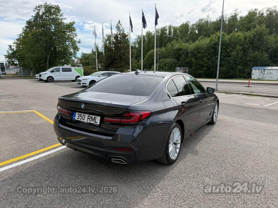 Pelēks BMW 5 Series 2022 Pērnava, ar dzinēja tilpumu 2.00 L un nobraukumu 45 tūkst. km par 34900 €, foto 4 vietnē AUTOMOTO.COM.LV