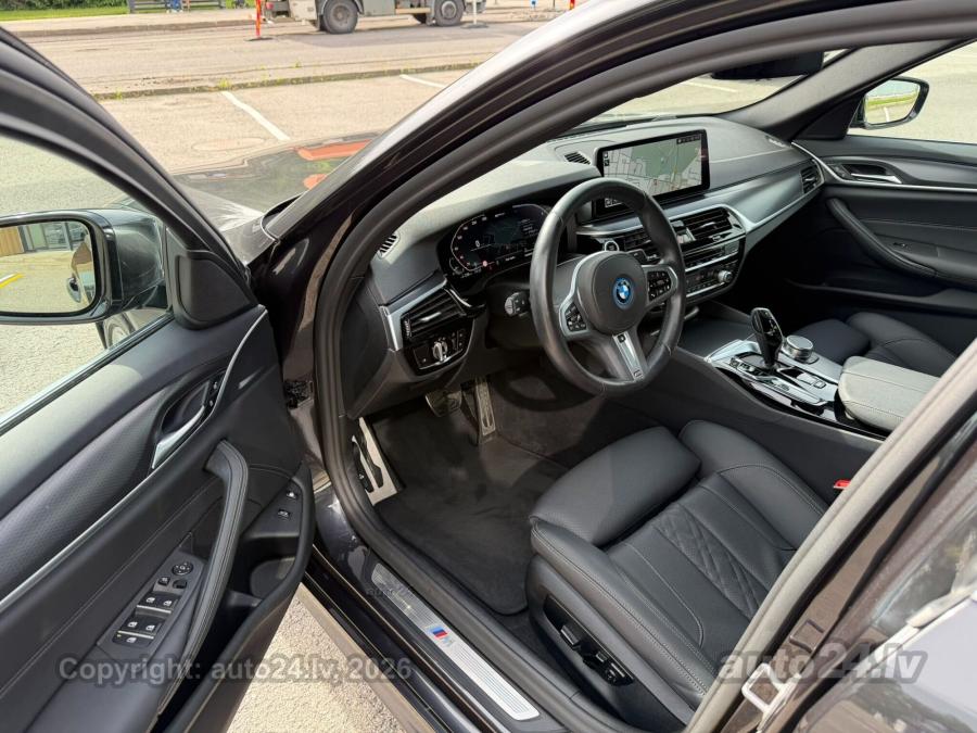 Pelēks BMW 5 Series 2022 Pērnava, ar dzinēja tilpumu 2.00 L un nobraukumu 45 tūkst. km par 34900 €, foto 8 vietnē AUTOMOTO.COM.LV