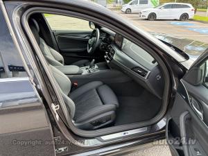 Pelēks BMW 5 Series 2022 Pērnava, ar dzinēja tilpumu 2.00 L un nobraukumu 45 tūkst. km par 34900 €, foto 14 vietnē AUTOMOTO.COM.LV