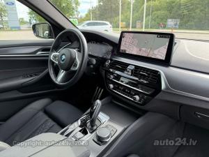 Pelēks BMW 5 Series 2022 Pērnava, ar dzinēja tilpumu 2.00 L un nobraukumu 45 tūkst. km par 34900 €, foto 16 vietnē AUTOMOTO.COM.LV