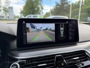 Pelēks BMW 5 Series 2022 Pērnava, ar dzinēja tilpumu 2.00 L un nobraukumu 45 tūkst. km par 34900 €, foto 24 vietnē AUTOMOTO.COM.LV