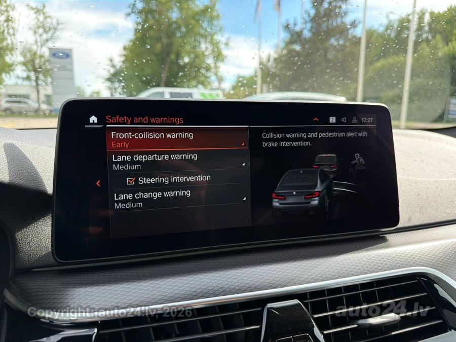 Pelēks BMW 5 Series 2022 Pērnava, ar dzinēja tilpumu 2.00 L un nobraukumu 45 tūkst. km par 34900 €, foto 25 vietnē AUTOMOTO.COM.LV