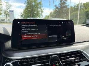 Pelēks BMW 5 Series 2022 Pērnava, ar dzinēja tilpumu 2.00 L un nobraukumu 45 tūkst. km par 34900 €, foto 27 vietnē AUTOMOTO.COM.LV