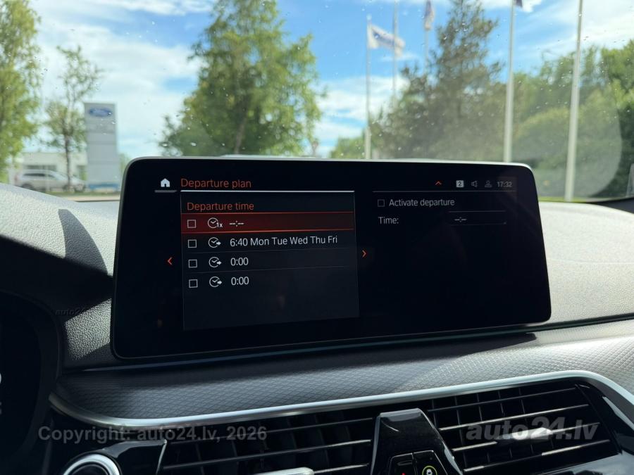 Pelēks BMW 5 Series 2022 Pērnava, ar dzinēja tilpumu 2.00 L un nobraukumu 45 tūkst. km par 34900 €, foto 29 vietnē AUTOMOTO.COM.LV