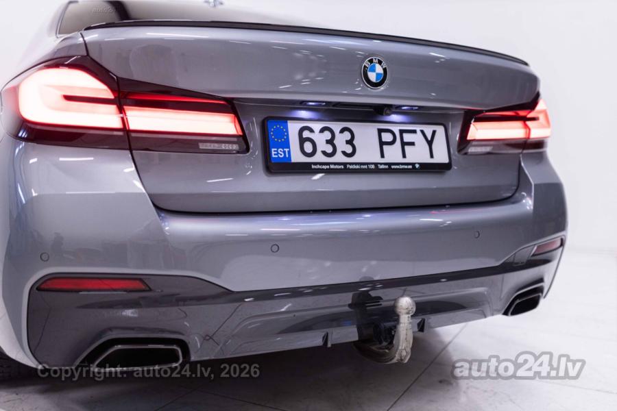 Pelēks BMW 5 Series 2023 Tallina, ar dzinēja tilpumu 3.00 L un nobraukumu 73 tūkst. km par 42990 €, foto 15 vietnē AUTOMOTO.COM.LV