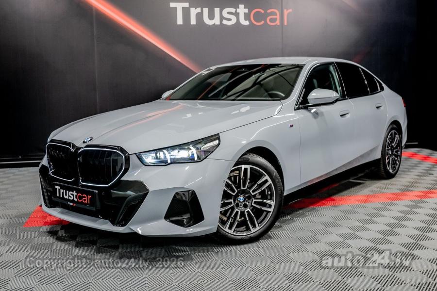 Pelēks BMW 5 Series 2024 Pērnava, ar dzinēja tilpumu 2.00 L un nobraukumu 31 tūkst. km par 57900 €, foto 1 vietnē AUTOMOTO.COM.LV