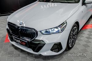 Pelēks BMW 5 Series 2024 Pērnava, ar dzinēja tilpumu 2.00 L un nobraukumu 31 tūkst. km par 57900 €, foto 4 vietnē AUTOMOTO.COM.LV