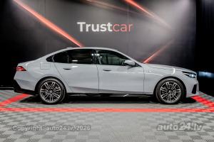 Pelēks BMW 5 Series 2024 Pērnava, ar dzinēja tilpumu 2.00 L un nobraukumu 31 tūkst. km par 57900 €, foto 12 vietnē AUTOMOTO.COM.LV