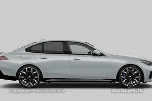 Pelēks BMW 5 Series 2025 Tallina, ar dzinēja tilpumu 3.00 L un nobraukumu 45 tūkst. km par 70995 €, foto 5 vietnē AUTOMOTO.COM.LV