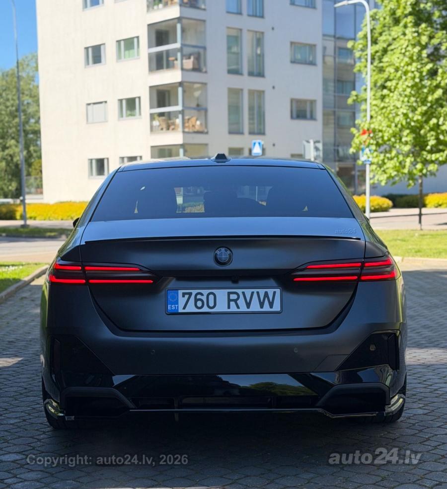 Grey BMW 5 Series 2025 in Tallinn, with an engine capacity of 2.00 L and mileage of 14 thousand km for 68000 €, photo 25 on AUTOMOTO.COM.LV