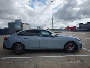 Grey BMW 5 Series 2026 in Tallinn, with an engine capacity of 2.00 L and mileage of 6 thousand km for 61800 €, photo 5 on AUTOMOTO.COM.LV