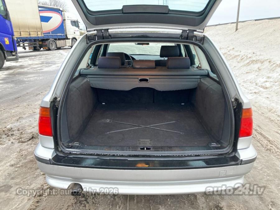 Pelēks BMW 5 Series 1999 Tallina, ar dzinēja tilpumu 2.00 L un nobraukumu 284 tūkst. km par 2200 €, foto 7 vietnē AUTOMOTO.COM.LV