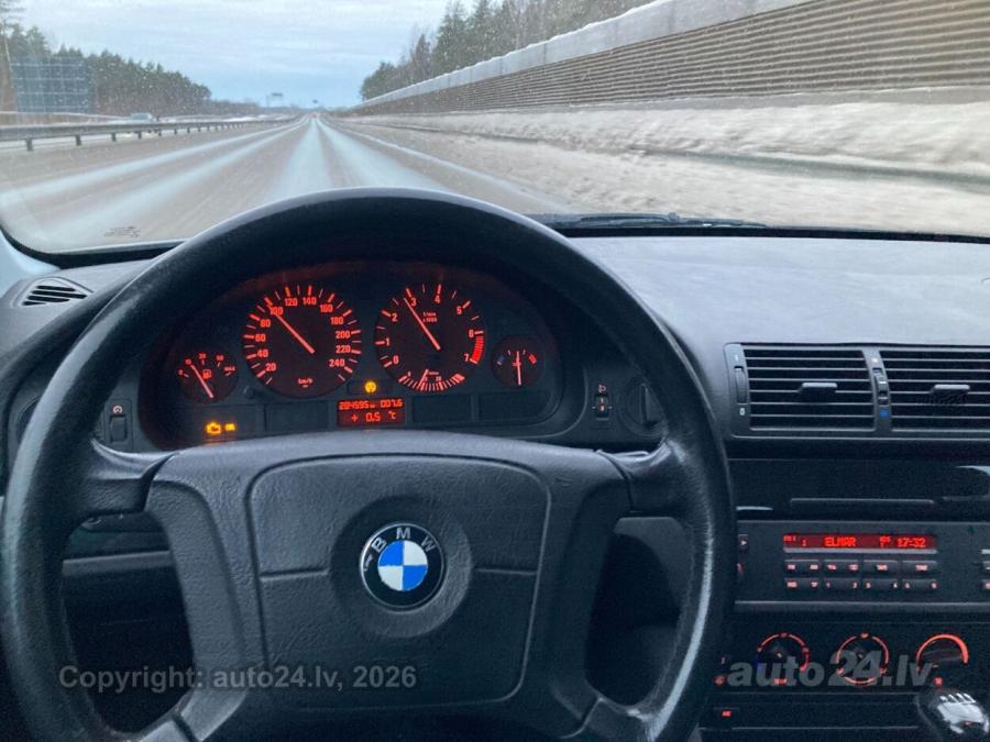 Pelēks BMW 5 Series 1999 Tallina, ar dzinēja tilpumu 2.00 L un nobraukumu 284 tūkst. km par 2200 €, foto 10 vietnē AUTOMOTO.COM.LV