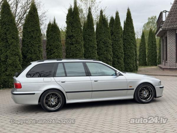 Pelēks BMW 5 Series 2000 Tallina, ar dzinēja tilpumu 4.40 L un nobraukumu 387 tūkst. km par 7000 €, foto 4 vietnē AUTOMOTO.COM.LV