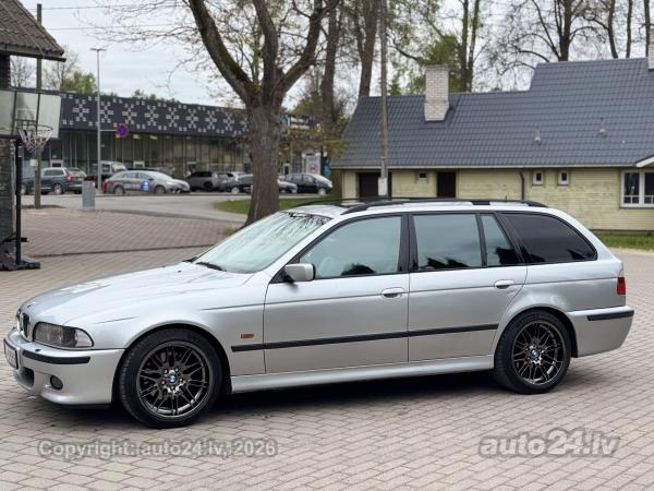 Pelēks BMW 5 Series 2000 Tallina, ar dzinēja tilpumu 4.40 L un nobraukumu 387 tūkst. km par 7000 €, foto 8 vietnē AUTOMOTO.COM.LV