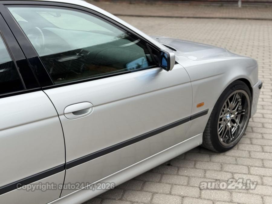 Grey BMW 5 Series 2000 in Tallinn, with an engine capacity of 4.40 L and mileage of 387 thousand km for 7000 €, photo 18 on AUTOMOTO.COM.LV