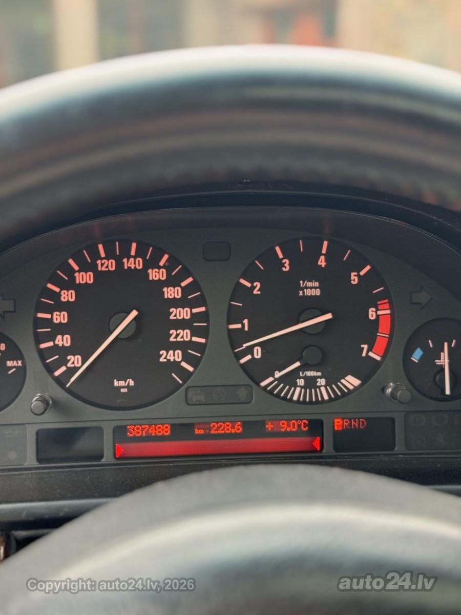 Grey BMW 5 Series 2000 in Tallinn, with an engine capacity of 4.40 L and mileage of 387 thousand km for 7000 €, photo 24 on AUTOMOTO.COM.LV