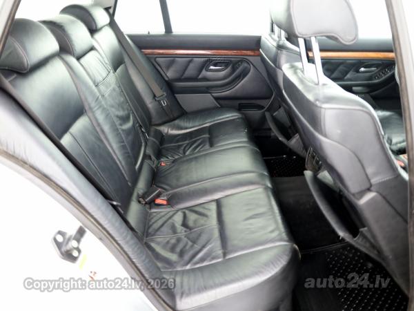 Pelēks BMW 5 Series 2001 Tallina, ar dzinēja tilpumu 2.90 L un nobraukumu 485 tūkst. km par 1699 €, foto 7 vietnē AUTOMOTO.COM.LV