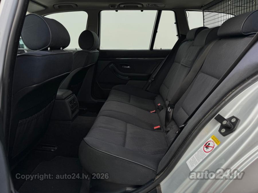 Pelēks BMW 5 Series 2002 Tallina, ar dzinēja tilpumu 2.50 L un nobraukumu 0 tūkst. km par 2199 €, foto 9 vietnē AUTOMOTO.COM.LV