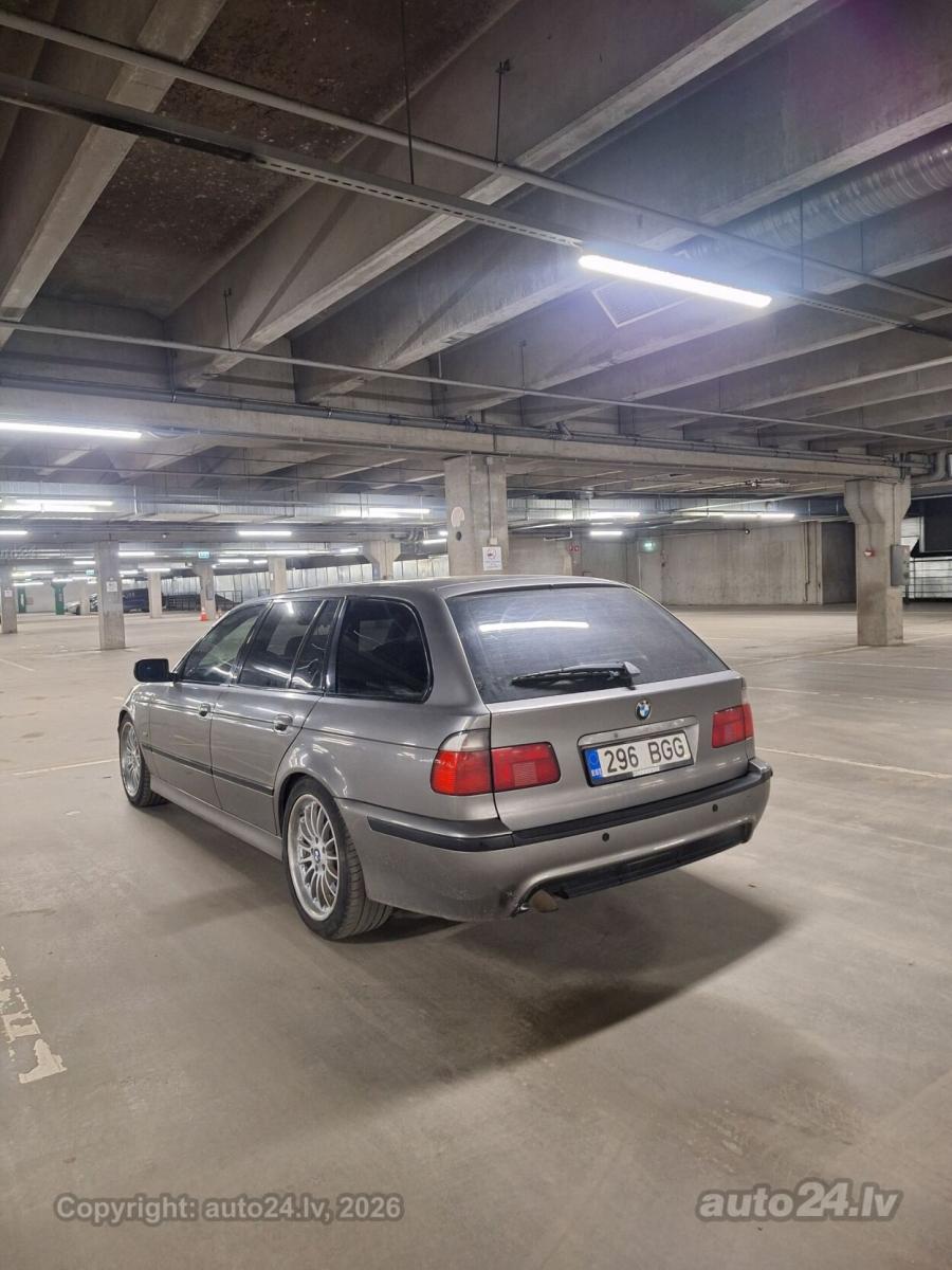 Pelēks BMW 5 Series 2003 Tallina, ar dzinēja tilpumu 2.50 L un nobraukumu 305 tūkst. km par 2999 €, foto 3 vietnē AUTOMOTO.COM.LV