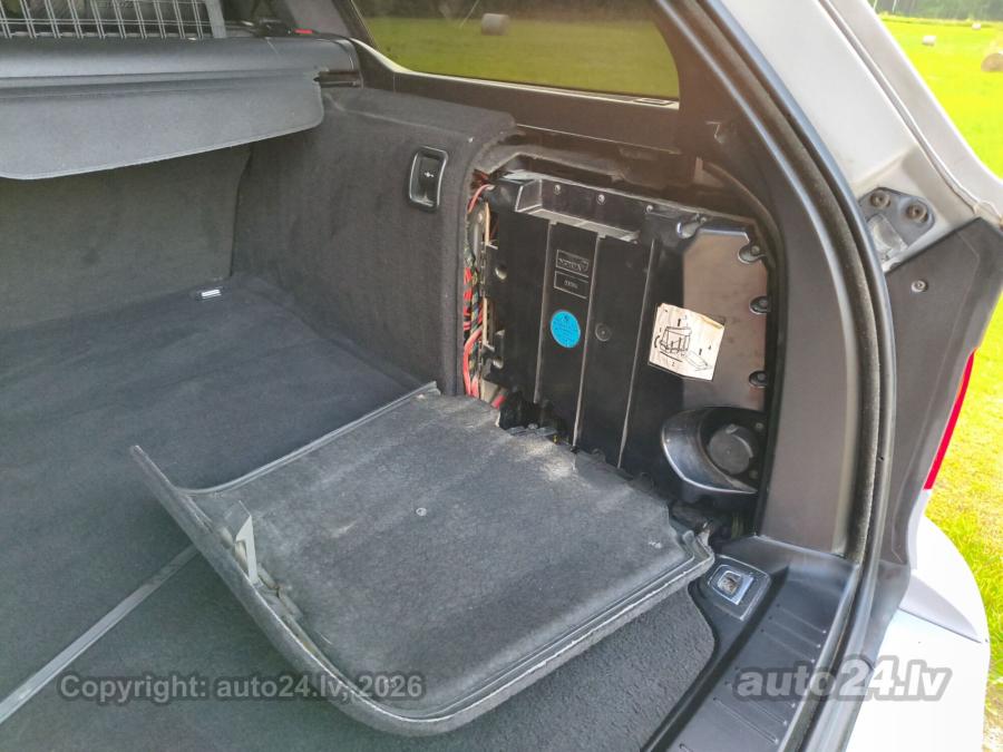 Pelēks BMW 5 Series 2003 Veru, ar dzinēja tilpumu 3.00 L un nobraukumu 394 tūkst. km par 4500 €, foto 27 vietnē AUTOMOTO.COM.LV