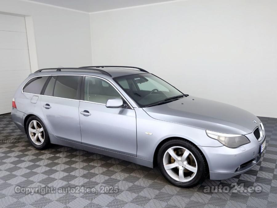 Pelēks BMW 5 Series 2004 Tallina, ar dzinēja tilpumu 2.50 L un nobraukumu 532 tūkst. km par 1999 €, foto 1 vietnē AUTOMOTO.COM.LV
