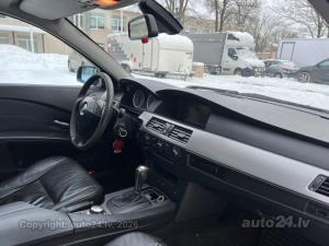 Pelēks BMW 5 Series 2004 Narva, ar dzinēja tilpumu 2.50 L un nobraukumu 444 tūkst. km par 1999 €, foto 29 vietnē AUTOMOTO.COM.LV