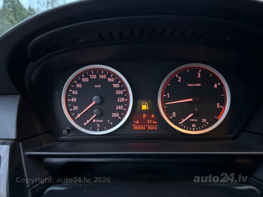 Pelēks BMW 5 Series 2004 Tartu, ar dzinēja tilpumu 2.50 L un nobraukumu 390 tūkst. km par 2999 €, foto 16 vietnē AUTOMOTO.COM.LV