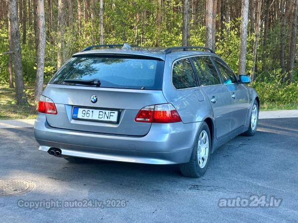 Pelēks BMW 5 Series 2004 Tallina, ar dzinēja tilpumu 2.50 L un nobraukumu 0 tūkst. km par 3300 €, foto 3 vietnē AUTOMOTO.COM.LV