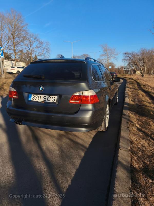 Pelēks BMW 5 Series 2006 Tallina, ar dzinēja tilpumu 3.00 L un nobraukumu 270 tūkst. km par 7400 €, foto 11 vietnē AUTOMOTO.COM.LV