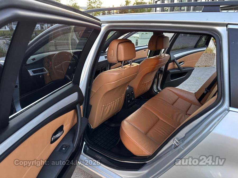 Pelēks BMW 5 Series 2007 Tallina, ar dzinēja tilpumu 3.00 L un nobraukumu 360 tūkst. km par 4750 €, foto 16 vietnē AUTOMOTO.COM.LV