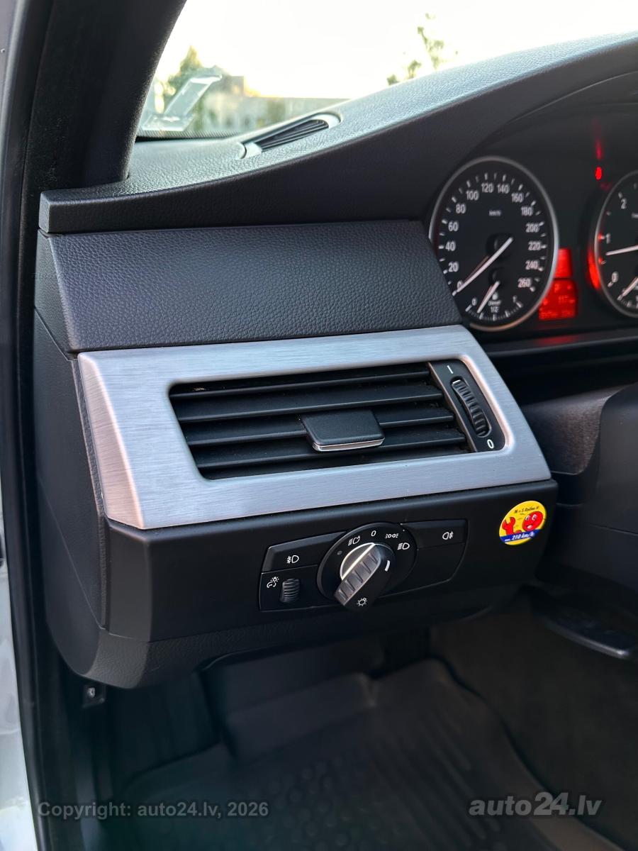 Pelēks BMW 5 Series 2007 Tallina, ar dzinēja tilpumu 3.00 L un nobraukumu 360 tūkst. km par 4750 €, foto 25 vietnē AUTOMOTO.COM.LV